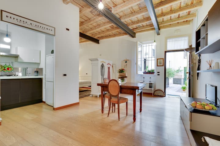 La Bella Sosta Al Colosseo - Roma