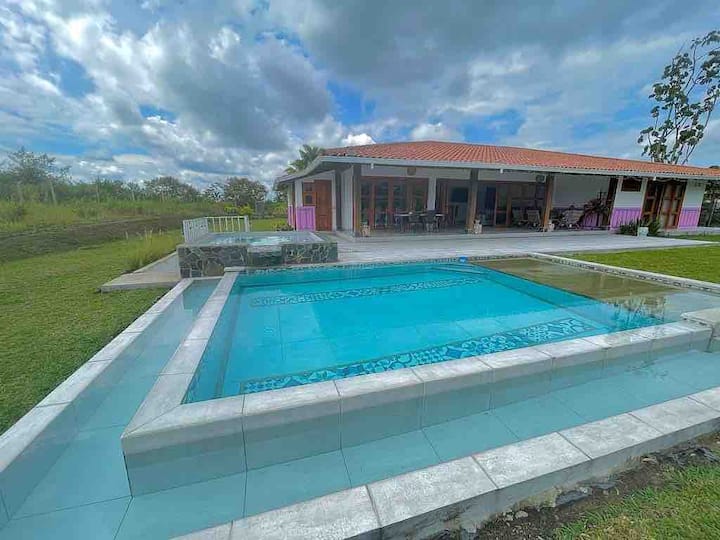 Casa Campestre “Montebello 44” - Montenegro, Colombia