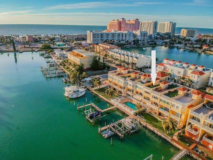 3 Br/3 Ba, Waterfront, Pool, 5 Min Walk To Beach - Clearwater Beach, FL