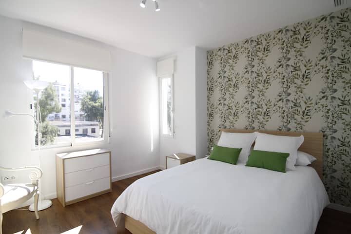 3 Bedroom Newly Renovated Apt. In Extramurs. Wifi - Valencia