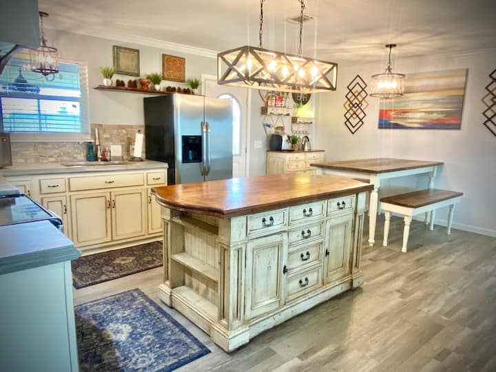 Beautiful 3 Bedroom House Quite Neighborhood - Panama City, FL