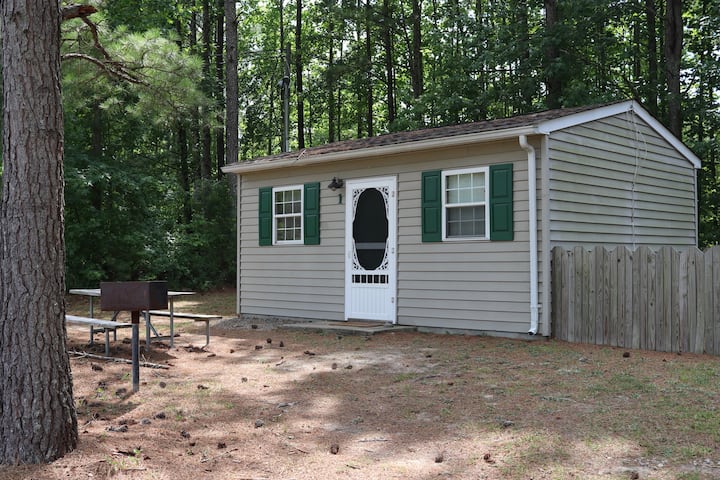 Ec Lake Gaston Cabin In Natural Woodland Setting On Beautiful Lake Gaston - Lake Gaston