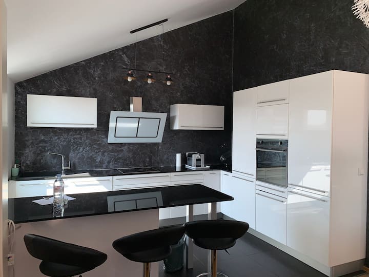 Perfectly Located Penthouse With Garage (88 M2) - Luxemburg