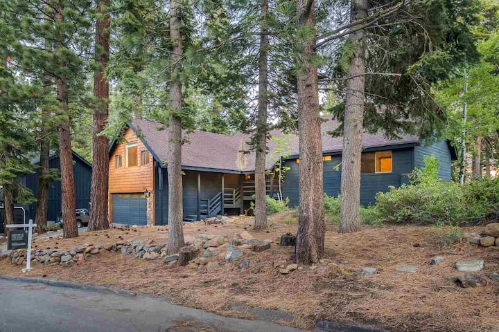 Lovely Tahoe Vista Home With Lake Views + Hot Tub - North Lake Tahoe, CA