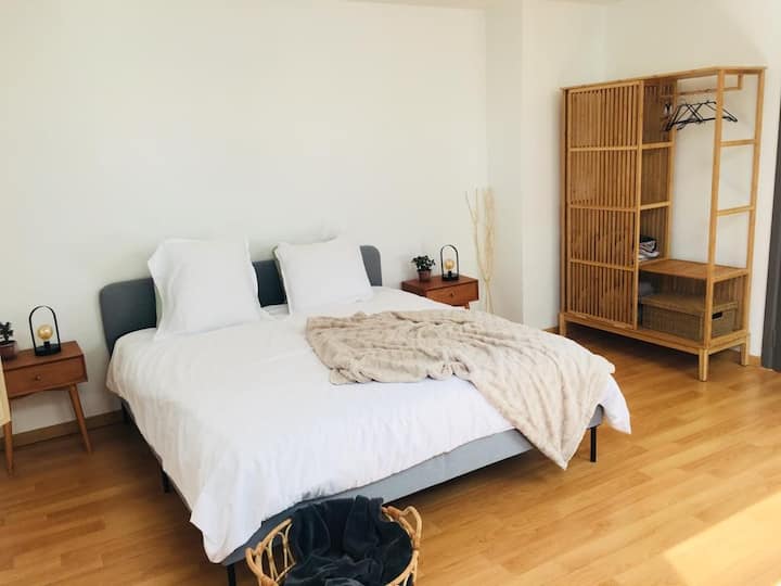 Grande Chambre Pour Une Famille De 4 Personne - Esneux