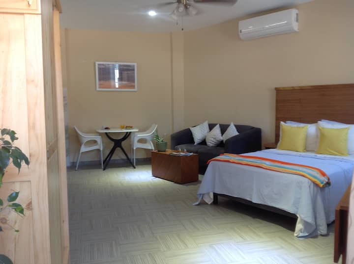 Casa Rhino, Downtown And Swimming Pool - Cabo San Lucas
