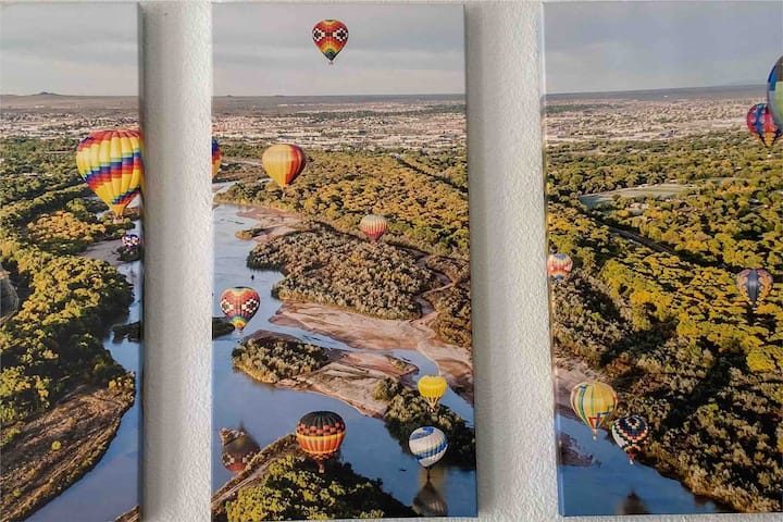 Old Town / Plaza Vieja 3 Bedroom Stay - Albuquerque, NM