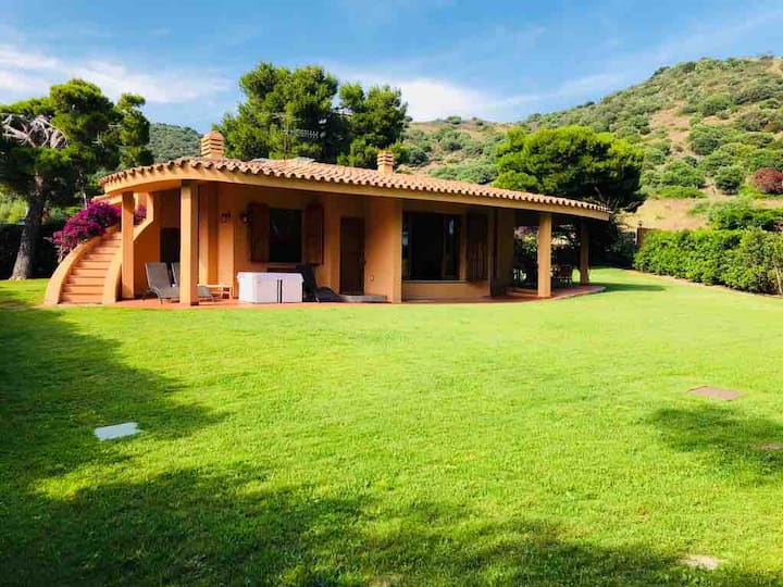 Villa A Due Passi Dal Mare Di Campulongu - Villasimius