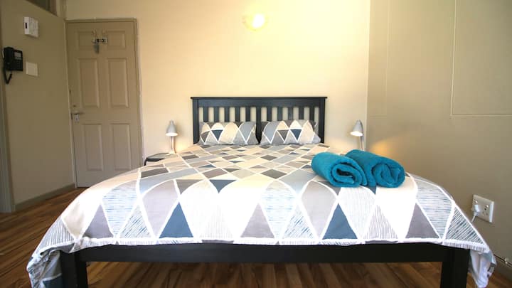 Heart Of Cape Town Apartment - No Load-shedding - Cape Town