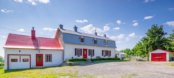 Maison Ancestrale, Au Bord Du Fleuve îLe D'orléans - Beaupré