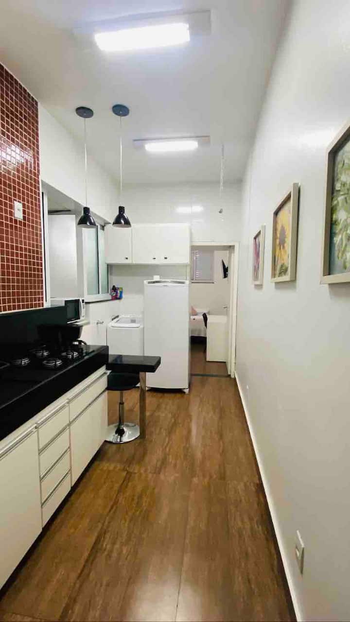 Linda E Confortável Kitnet No Centro Sul - Belo Horizonte