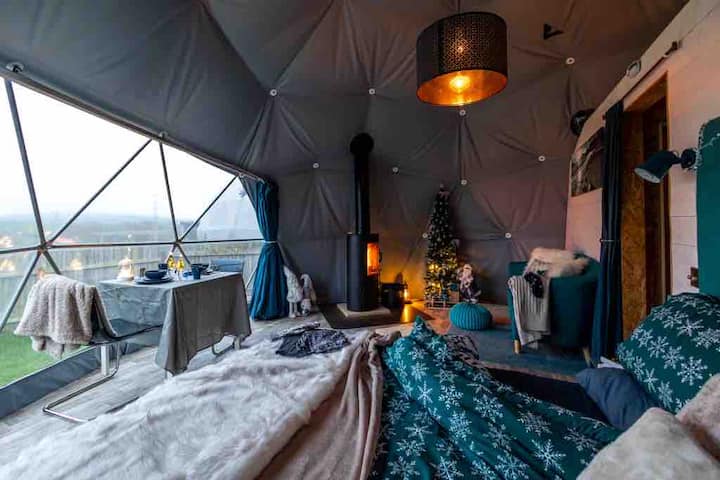 Geodome With Private Hot Tub,wc/shower,log Burner - Dorset
