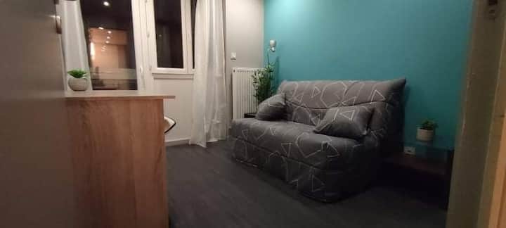 Agréable Chambre Avec Veranda Et Dressing Privée - 밀로