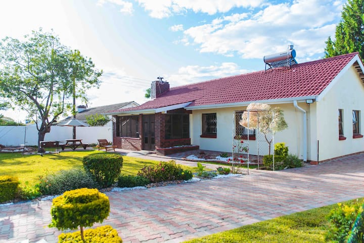 Clean,& Spacious 3 Bed Self Catering Family Home. - Harare
