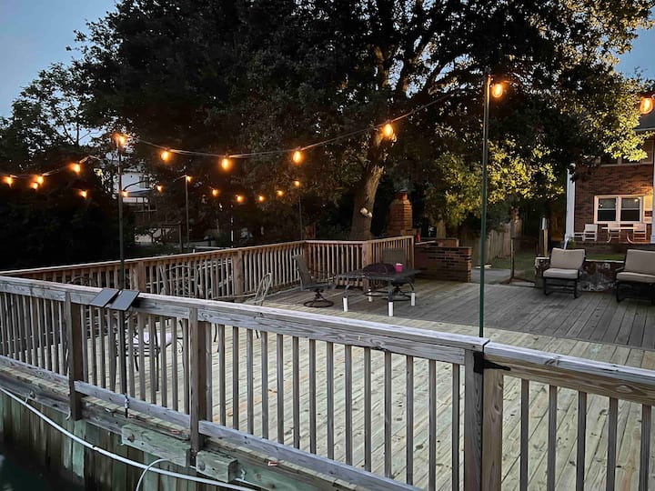 Boathouse New Listing - Norfolk, VA