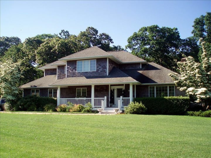 Westhampton Gem, Lovely Decor, Pool, Putting Green - Westhampton, NY