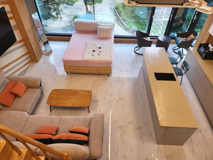 팔공산 힐링숙박,애견동반가능,독채펜션,수영장,별빛뷰,대구근교,기분좋은 전망,아늑함,바베큐 - Daegu
