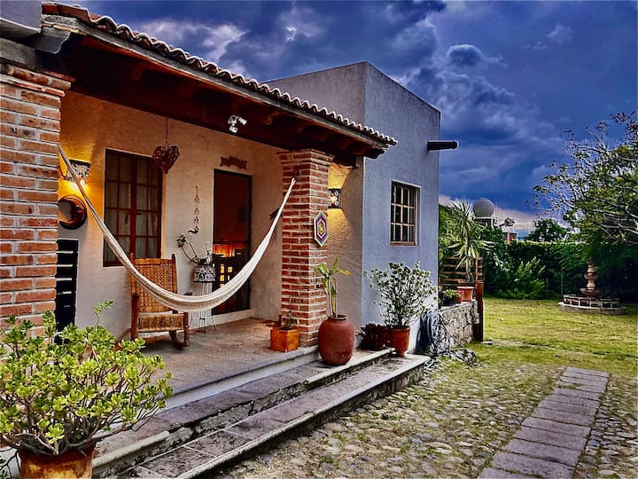 Lovelycasita For Couple, Singles & Pets - San Miguel de Allende