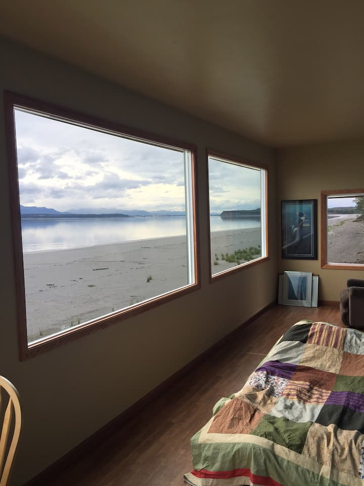Cabin On An Alaskan Beach - Anchorage, AK