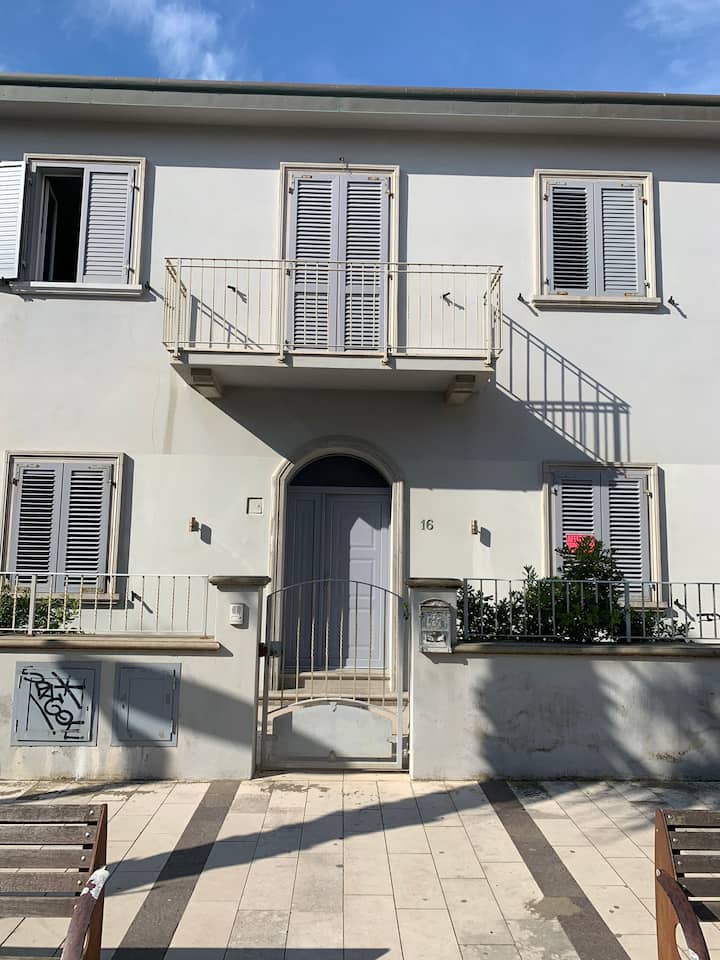 Bellissimo Appartamento Con Accesso Diretto A Mare - Cecina