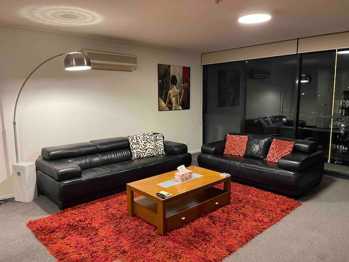 Spacious 3 Bedroom Apartment With Free Parking - St Kilda