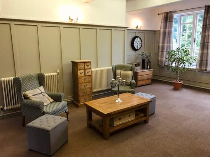 Beautiful House And Grounds In Rural Wiltshire - Chippenham