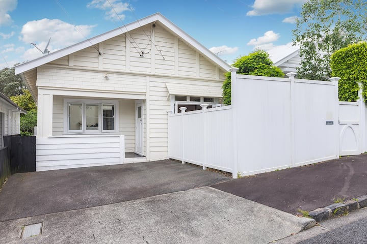 2 Bedroom Central City Pad - Auckland