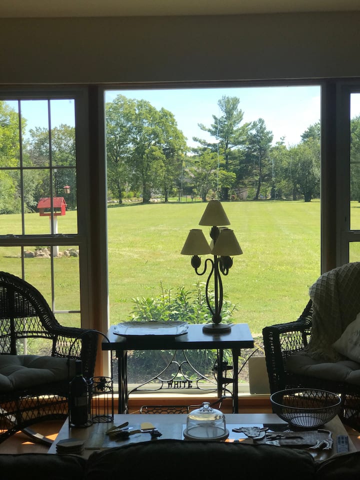 Shelley’s Retreat, Entire House & Efficiency Suite - アナーバー, MI