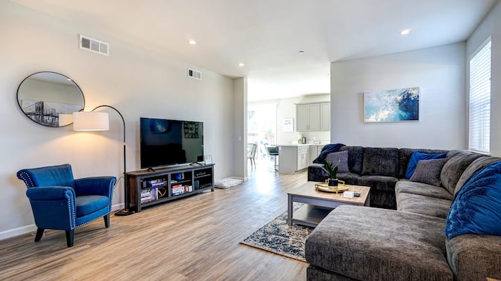 Centrally Located, Modern Wine Country Estate - Safari West, Santa Rosa