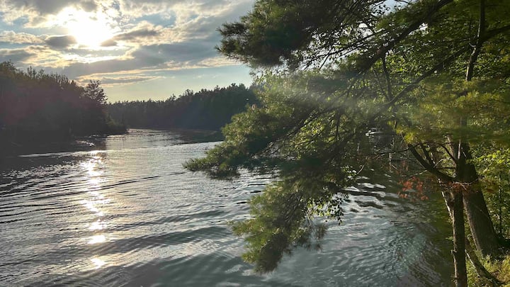 Waterfront Cabin
7 Beds
2 Bath - Eagle River, WI
