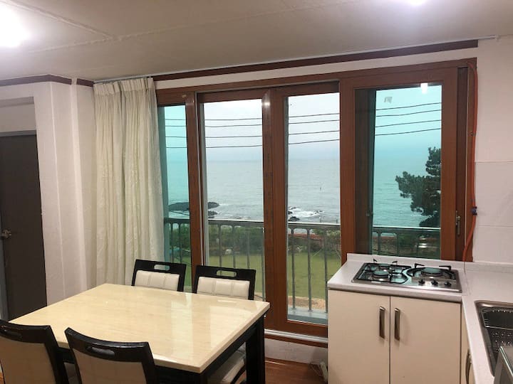 바다가 한눈에 들어오는 민박 천리하우스로 오세요. - Gyeongju-si