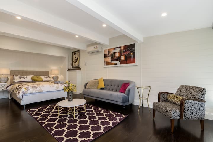 Olinda Stylish Forest View Retreat With Spa - Dandenong Ranges