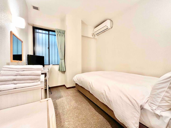 A4671/2 Mins Nippombashi Sta/6 Mins Dotonbori/318 - Umeda