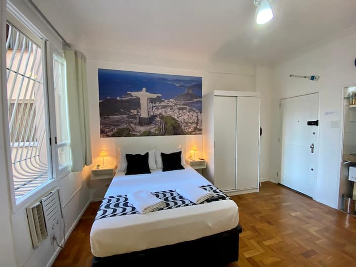Novíssimo Studio - Wi-fi 240 Megas- Netflix (Bm17) - Ipanema