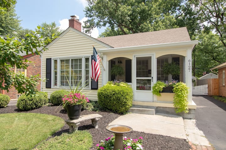 Cottage Living In The Heart Of Broad Ripple - Crows Nest, IN