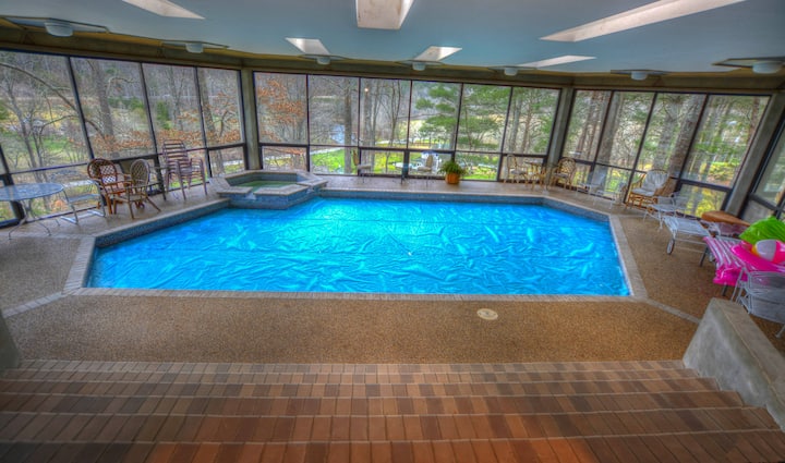 Mountain Estate With Indoor Pool On River. - Franklin, NC