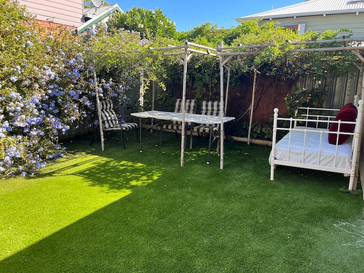 Studio/ensuite With Private Yard, Free Parking - Victoria Park