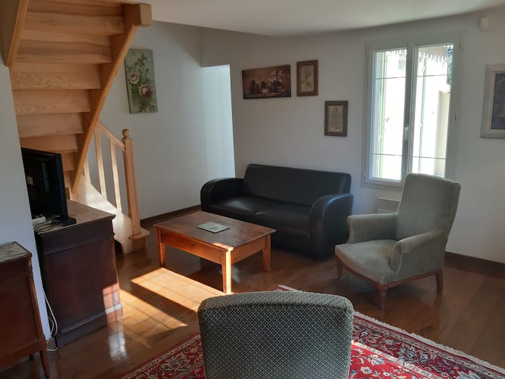 Maison Ville. Clim. Jardin. Parking. - Castres