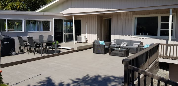 Large Sunny Family Friendly Home - Paraparaumu