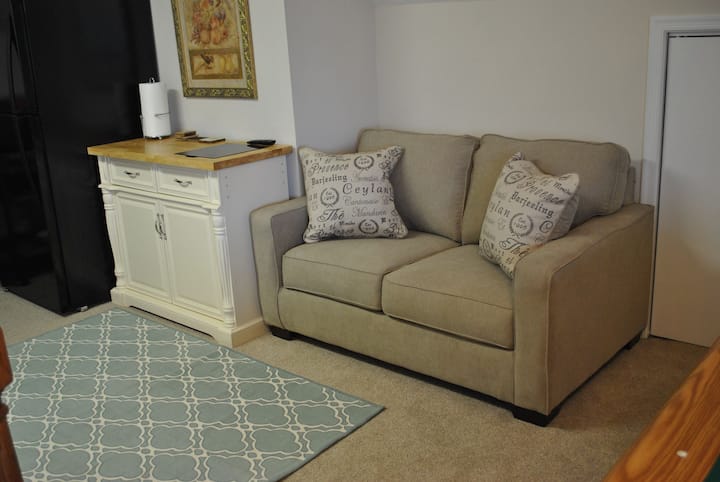 Roomy With Queen & Full Beds, Hosts Live In Home - Lynchburg, VA