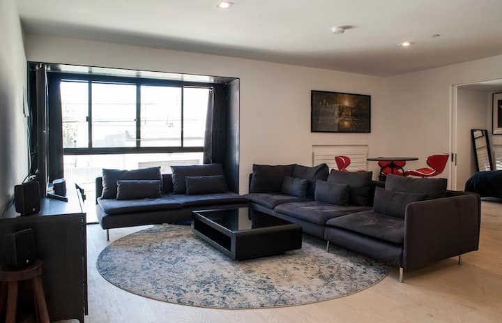 Modern, Designer Condo In The Heart Of Soma - San Francisco, CA