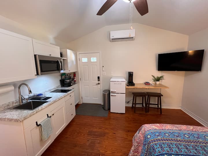 Lux Studio W Kitchenette Pet Yes - Port Royal, SC