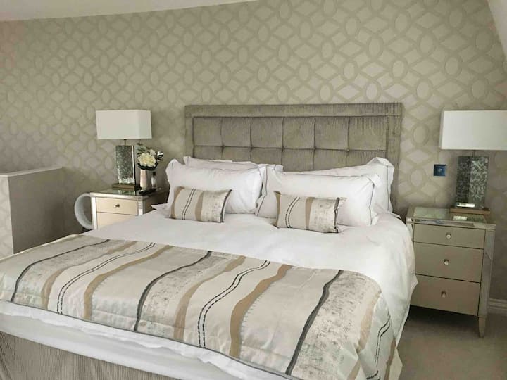 *Beautiful 2 Bedroom Townhouse In Chelsea, London* - Waterloo Station - London