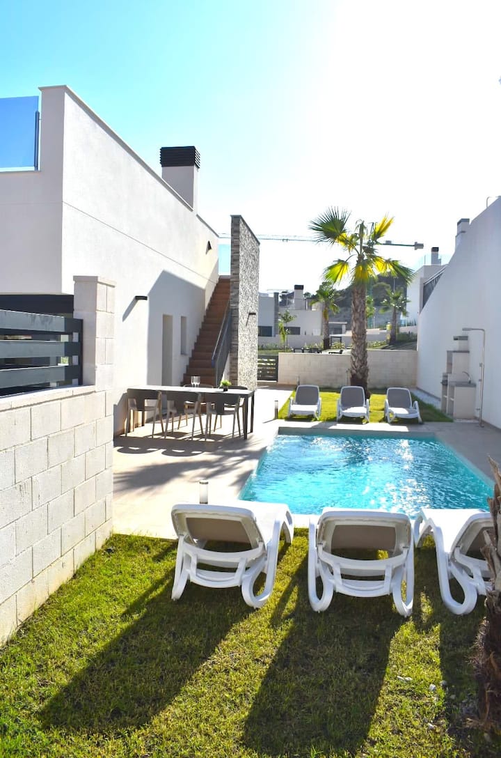 Lovely Oasis Flamingo - Premium. Pvt & Comm Pool - Benidorm
