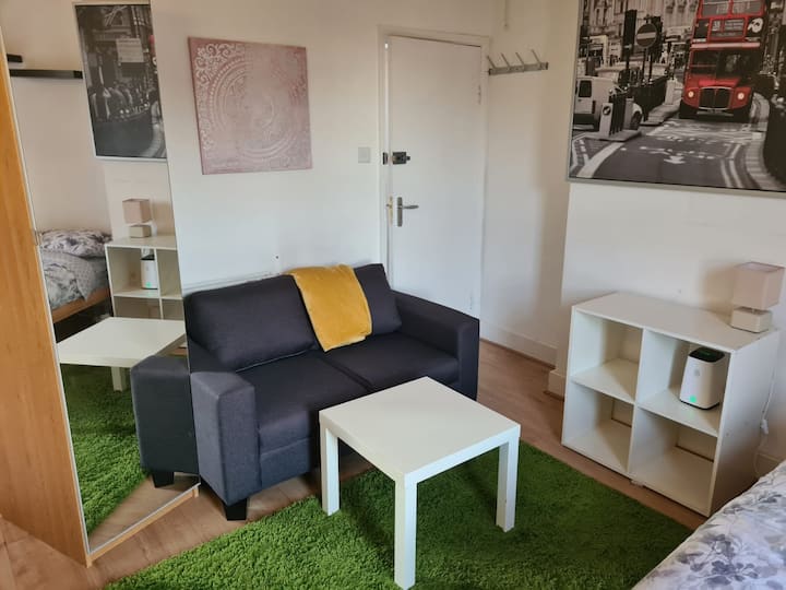 Lovely Modern Studio Flat 20 Min To Central London - Londra