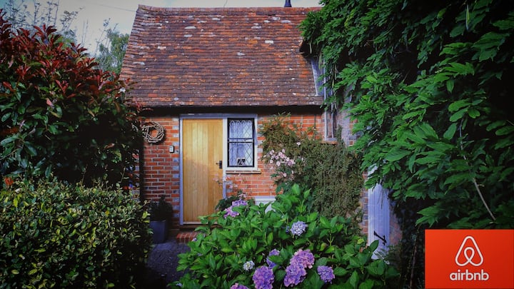 Studio Room In The Beautiful Surrey Hills Hindhead - Frensham Great Pond