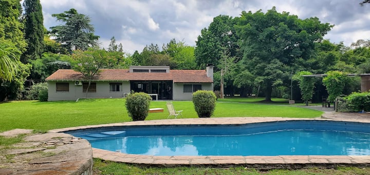 Casa Quinta En Bella Vista. Quincho Y Pileta - Bella Vista