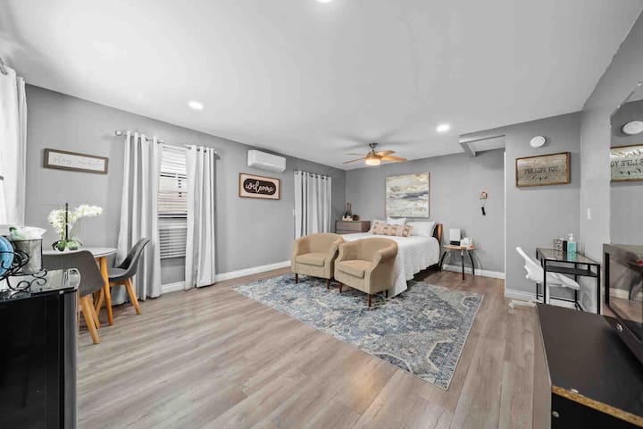 Cozy Spacious Private Suite In Prominent Area - Long Beach, CA