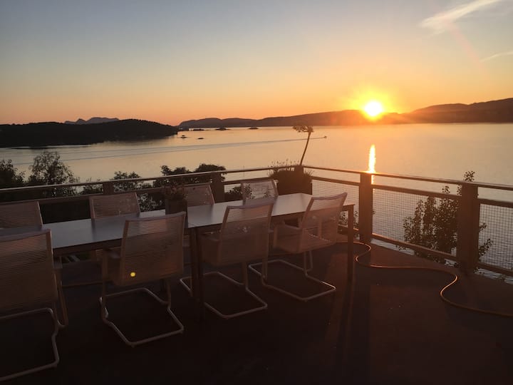 Flott Hus Ved Sjøen - Alesund