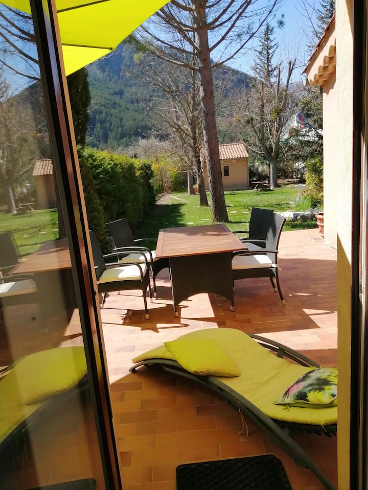 Maison Lumiére Chambre "Joie" - Luc-en-Diois